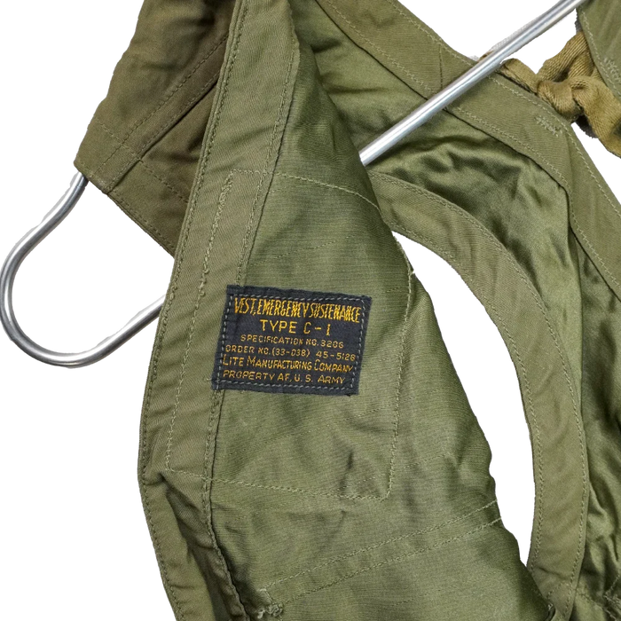 WW2 US Army Air Force Type C-1 Survival Vest, Item 2
